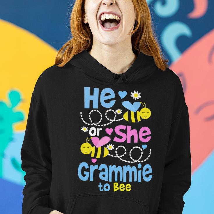 Grammie Grandma Gift He Or She Grammie To Bee Women Hoodie - Seseable