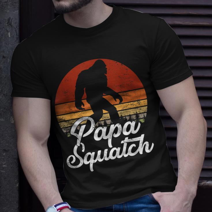 Papa Squatch Dad Bigfoot Sasquatch Vintage Retro Fathers Day Unisex T ...